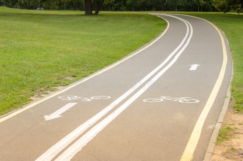 Bicycle Path Along the Park Avenue/bicycle Path Along the Park Avenue ...