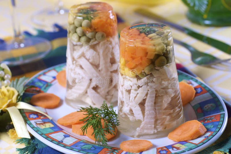 Fische im Aspik stockfoto. Bild von platte, abendessen - 17359604