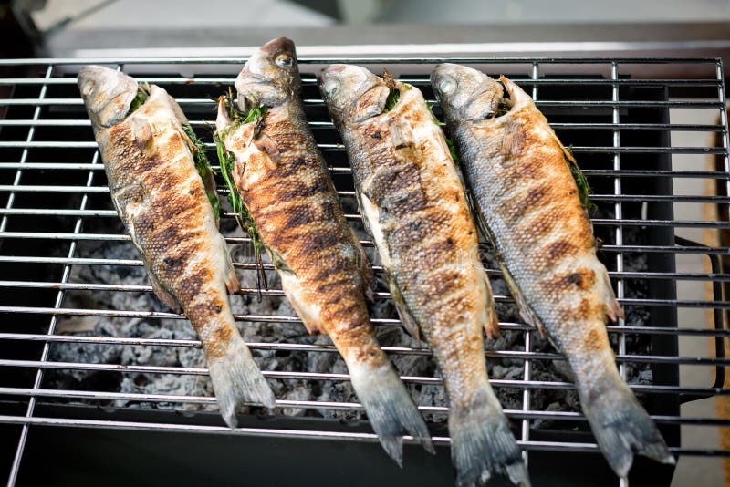 Assado do badejo foto de stock. Imagem de ingrediente - 46355238