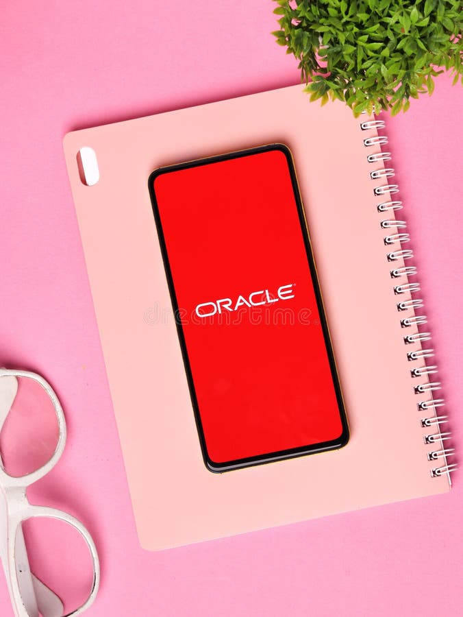 Computer Screen Oracle Logo Stock Photos - Free & Royalty-Free Stock ...