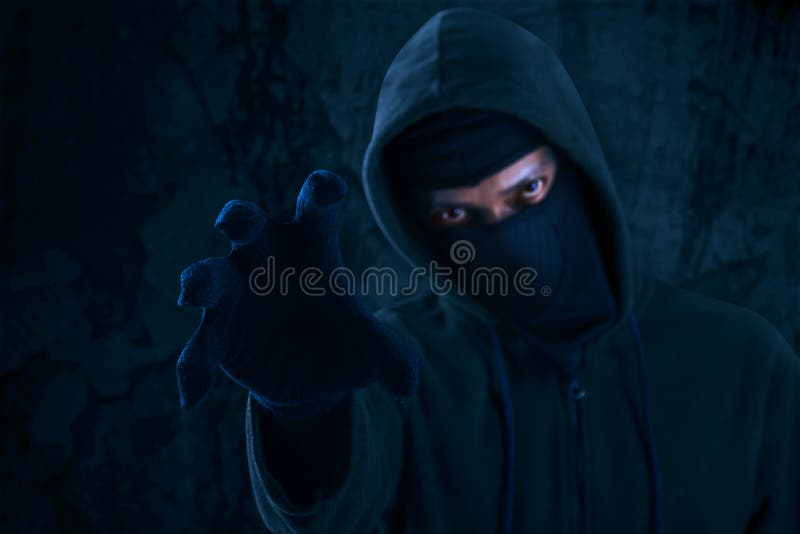 Assassino Perigoso Que Guarda O Tiro Da Metralhadora No Close Up Foto ...