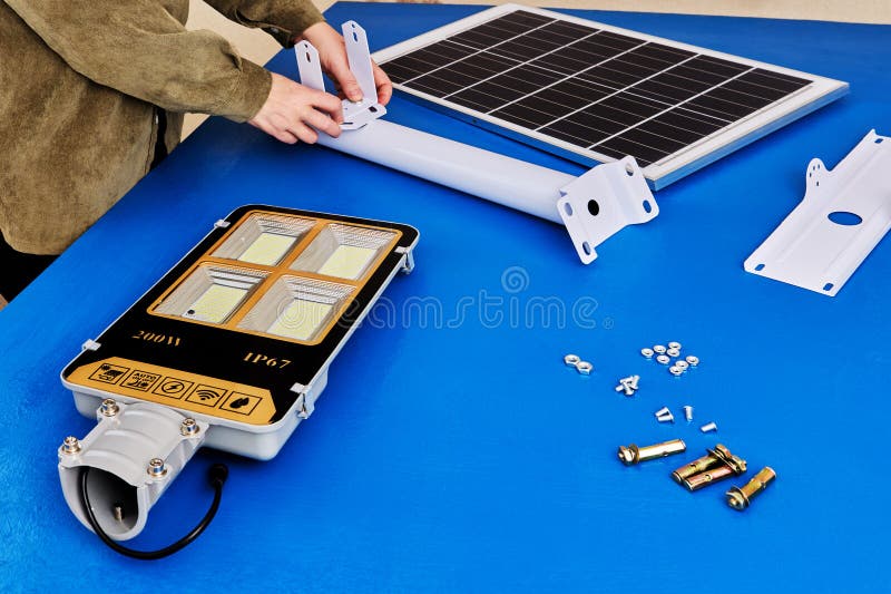 Assembly Table for Assembling LED Street Lighting with Solar Panel ...