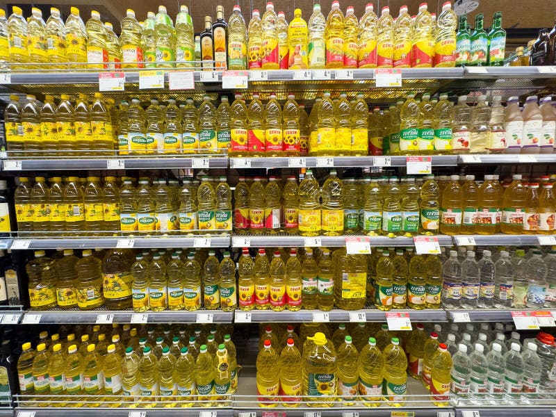 Assorted Cooking Oils Displayed on Grocery Store Shelves Editorial ...