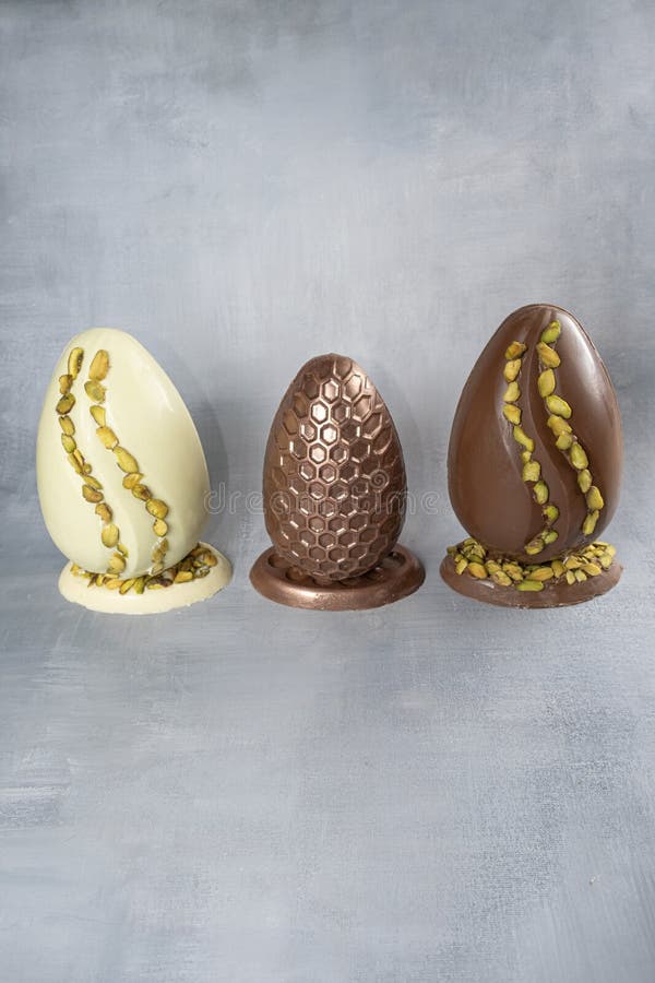 Assorted Easter Eggs with Pistachios, Milk and Dark Chocolate_5 Stock ...