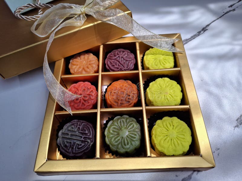 Assorted Mooncake in the Golden Box Gift Pack Stock Photo - Image of ...