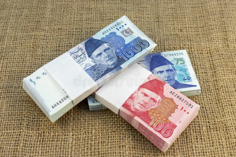 Stack Pakistani 100 Rupee Banknotes Burlap Background Stock Photos ...