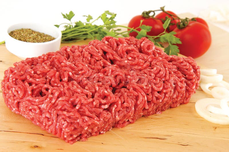 Assortiment de viande crue photo stock. Image du viande - 84631420