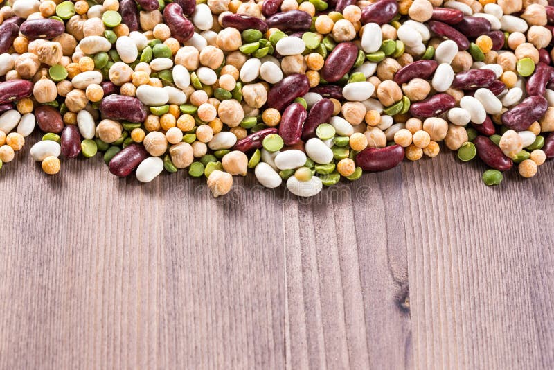 Assortimento Dei Tipi Differenti Di Fagioli Immagine Stock - Immagine ...