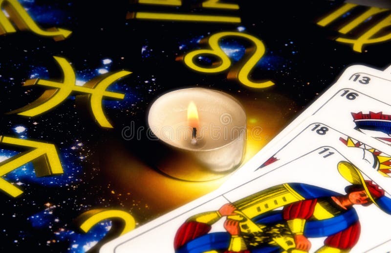 Astrologie-Natal Chart Tarot Card the-Hohepriesterin Stock Abbildung ... Astrologie-Natal Chart Tarot Card the-Hohepriesterin Stock Abbildung ...