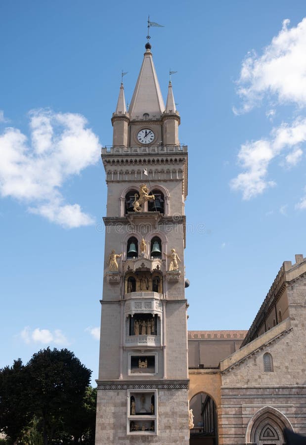 The Astronomical Clock in Piazza Duomo in Messina Italy Editorial Stock ...