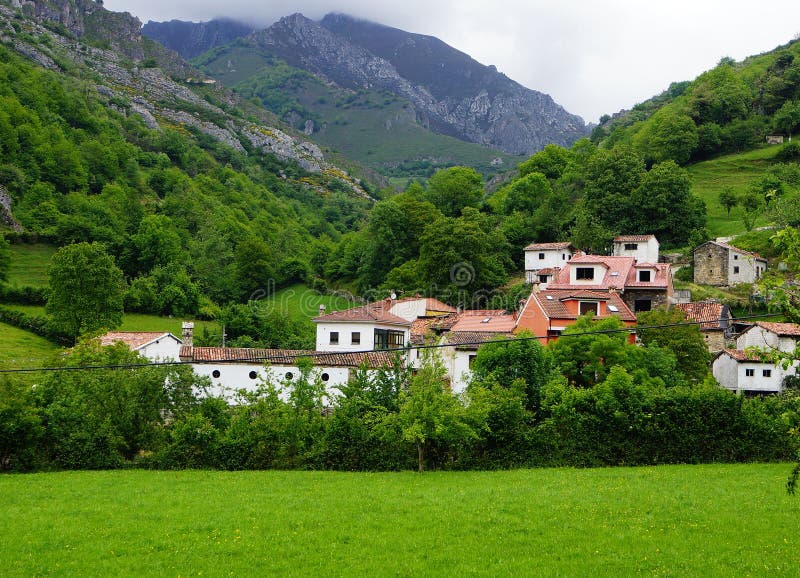 ASTURIAN VILLAGE stock photo. Image of overcast, fogonthesummit - 41187416