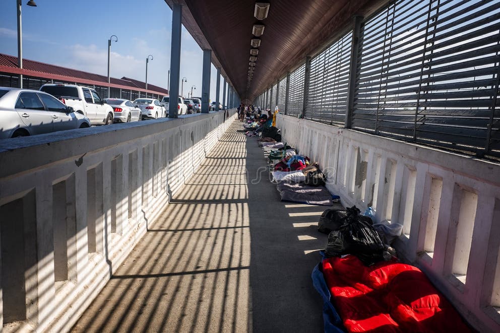 Immigrants at US Mexico Border Editorial Image - Image of imigration ...