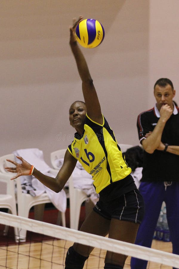 Ataque del voleibol imagen editorial. Imagen de retrato - 36872125