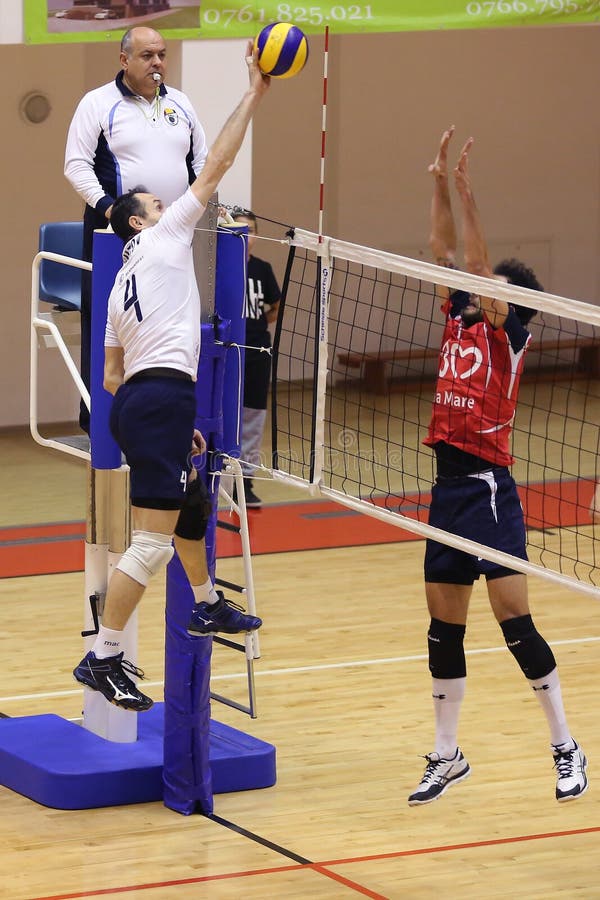 Ataque del voleibol fotografía editorial. Imagen de golpe - 66081117