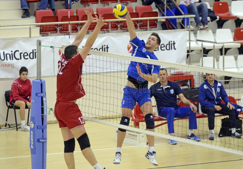 Ataque Del Voleibol De Los Hombres Imagen de archivo editorial - Imagen ...