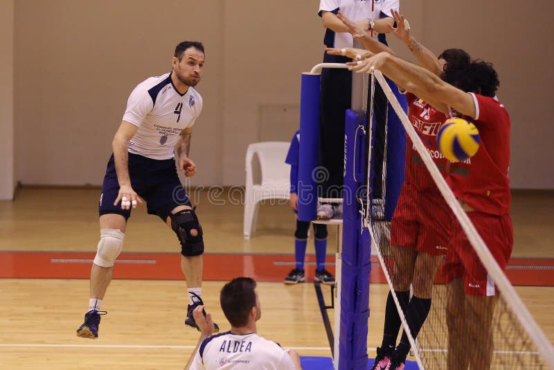 Ataque do voleibol imagem de stock editorial. Imagem de macho - 66261129