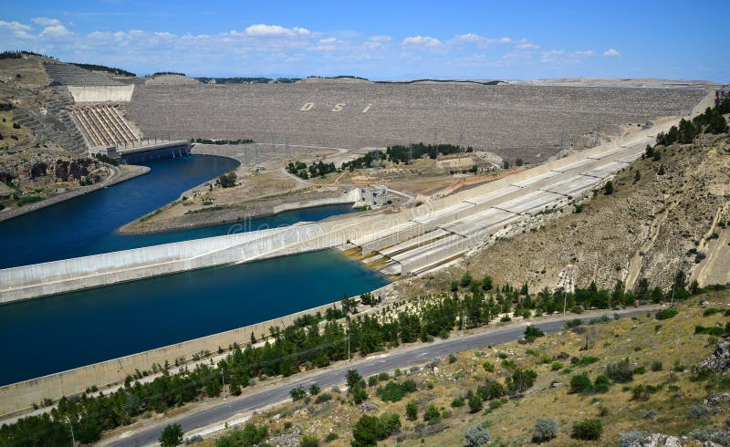 Ataturk Barrage Lake stock illustration. Illustration of terrain ...
