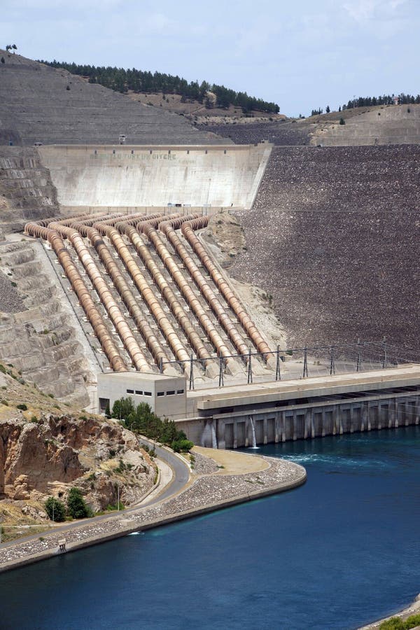 Ataturkdam Op Euphrates River Stock Foto - Image of rivier, eufraat ...