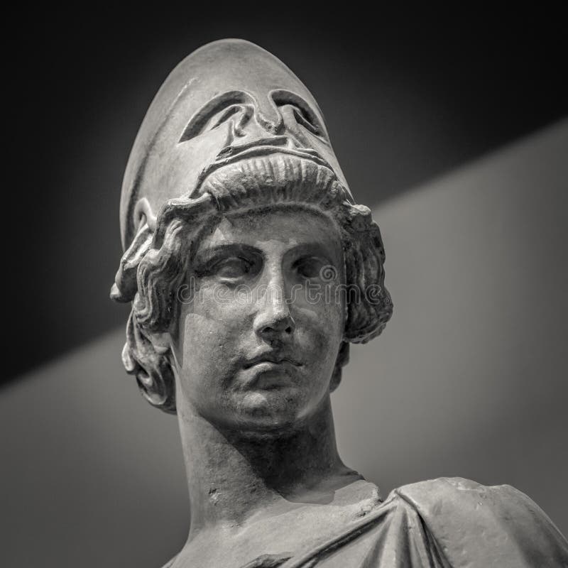 Atena La Dea Della Guerra E Della Saggezza Durante La Fantasia Di Elf ...