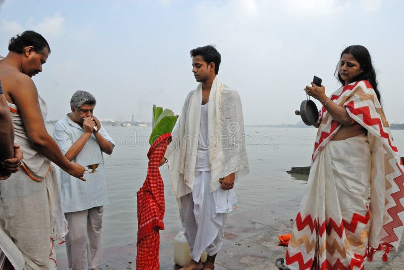 Atividade religiosa imagem editorial. Imagem de molhado - 62349265