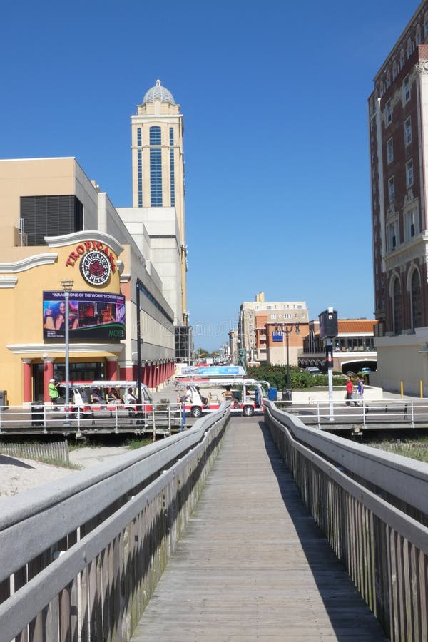 Atlantic City Boardwalk editorial photo. Image of tropicana - 100544406