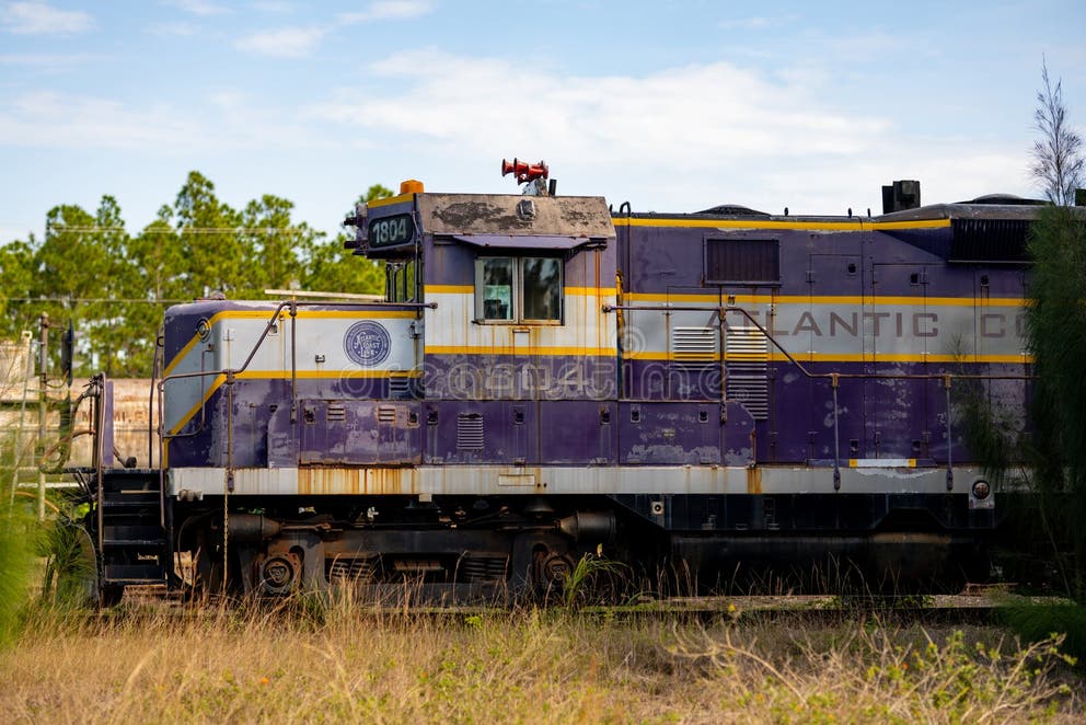 Atlantic Coast Line 1804 Train Editorial Stock Image - Image of gold ...
