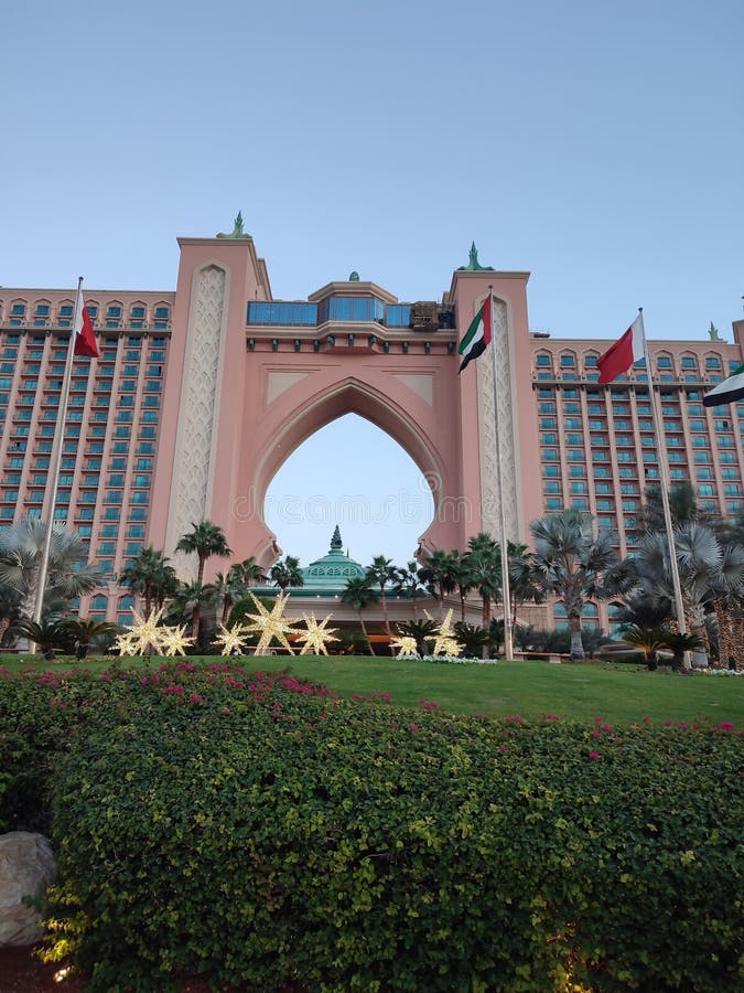 Atlantis hotel Dubai UAE editorial stock image. Image of dubai - 298933364