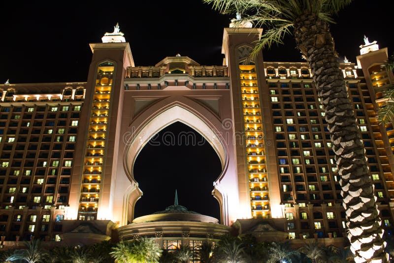 Night View Atlantis Hotel In Dubai, UAE Editorial Stock Image - Image ...