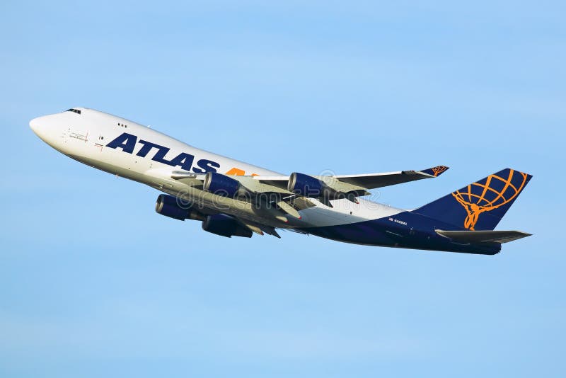 Atlas Air editorial stock image. Image of takeoff, yssy - 103168154