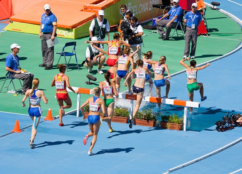 Atletyka zdjęcie editorial. Obraz złożonej z atlety, steeplechase ...