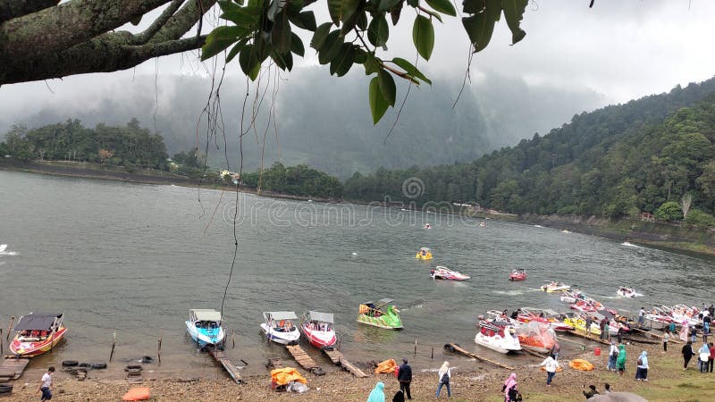 Atmosfera Matinal No Ninho De Telaga Sarangan Magetan Java Leste Imagem ...