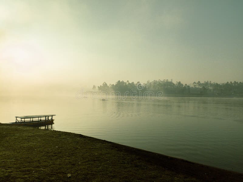 The Atmosphere of the Lake on a Cool Day Stock Photo - Image of forest ...