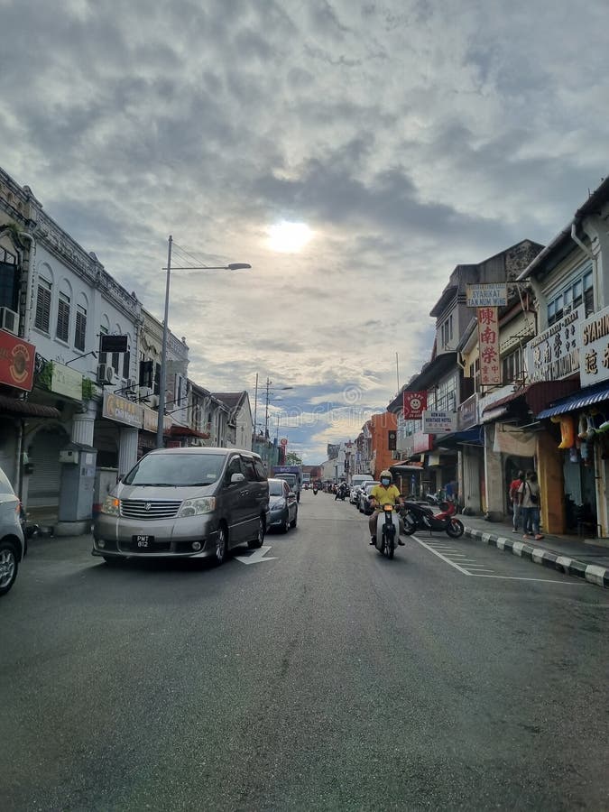 The Atmosphere of the Street with the Sun on it is Very Beautiful ...