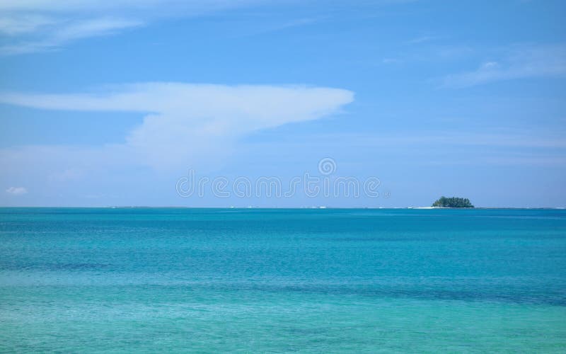 Atoll in the Pacific Ocean stock photo. Image of clean - 107197220