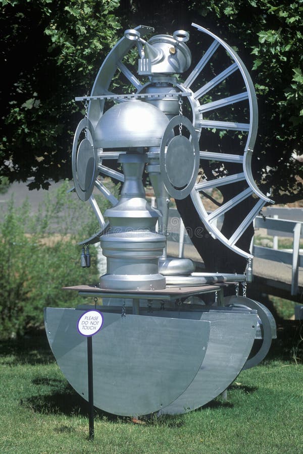 Atomic Art Sculpture at Biosphere 2 at Oracle in Tucson, AZ Editorial ...