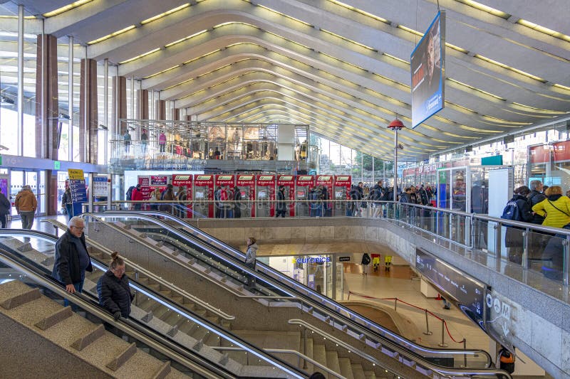 Atrium of the Public Train and Underground Train Access Station, Rome ...
