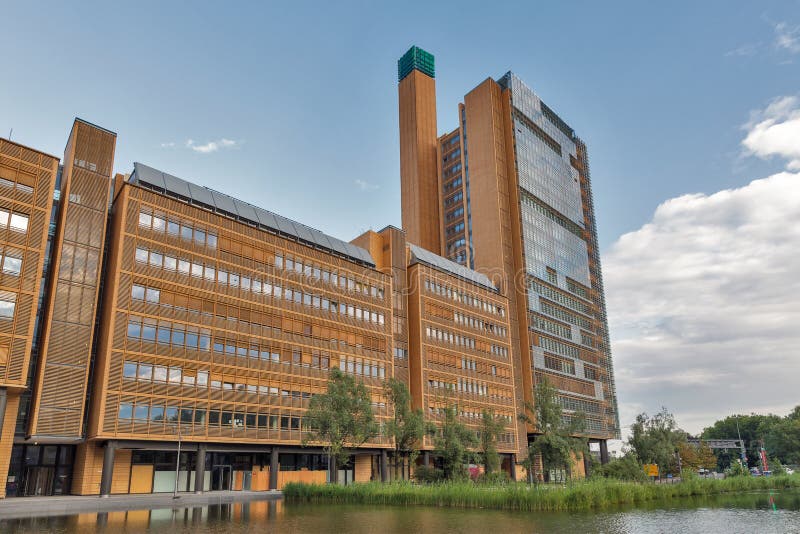 Atrium-Turm Nah an Potsdamer Platz in Berlin, Deutschland ...