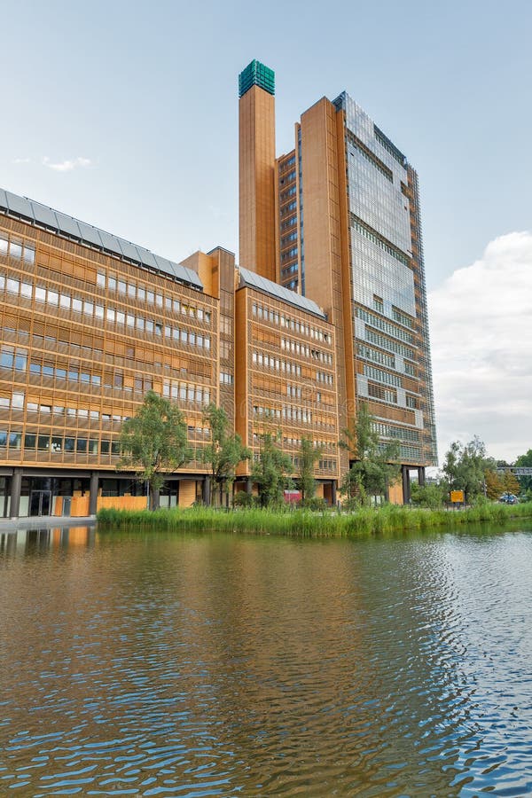 Atrium-Turm Nah an Potsdamer Platz in Berlin, Deutschland ...