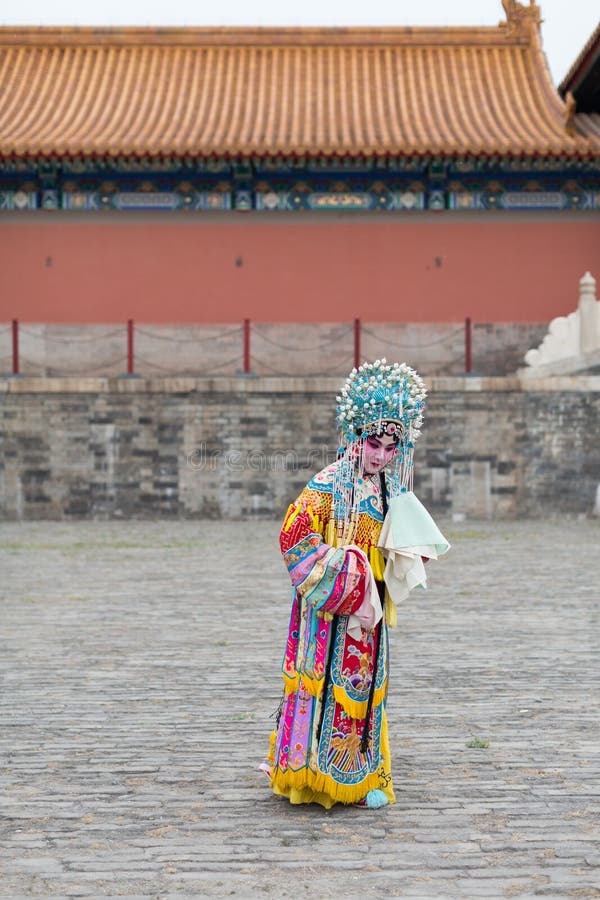 Atriz de Opera de Pequim foto editorial. Imagem de imperial - 47284441