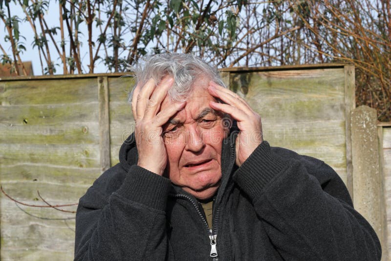 Attaque de panique d'homme photo stock. Image du ayant - 53603438