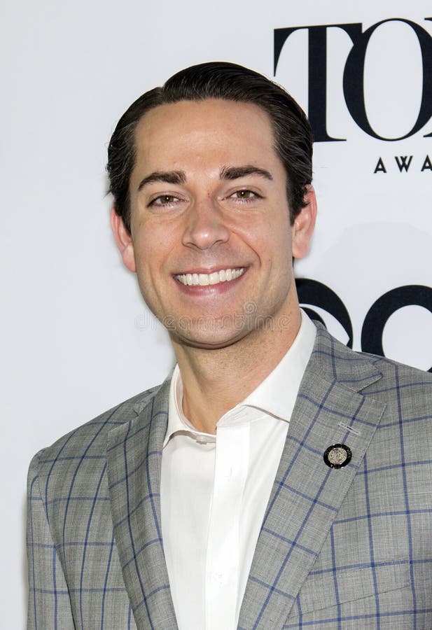 Attore bello Zachary Levi fotografia editoriale. Immagine di canale ...