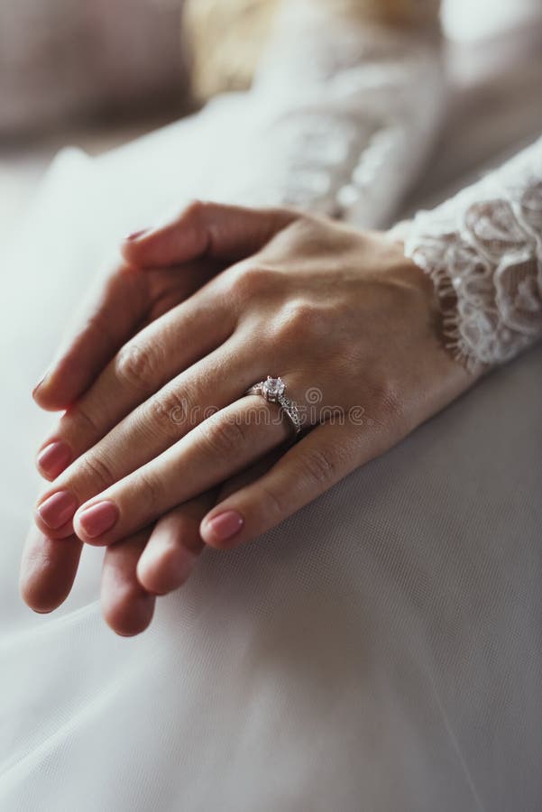 Attractive Beautiful Bride Showing Engagement Wedding Ring on Ha Stock ...