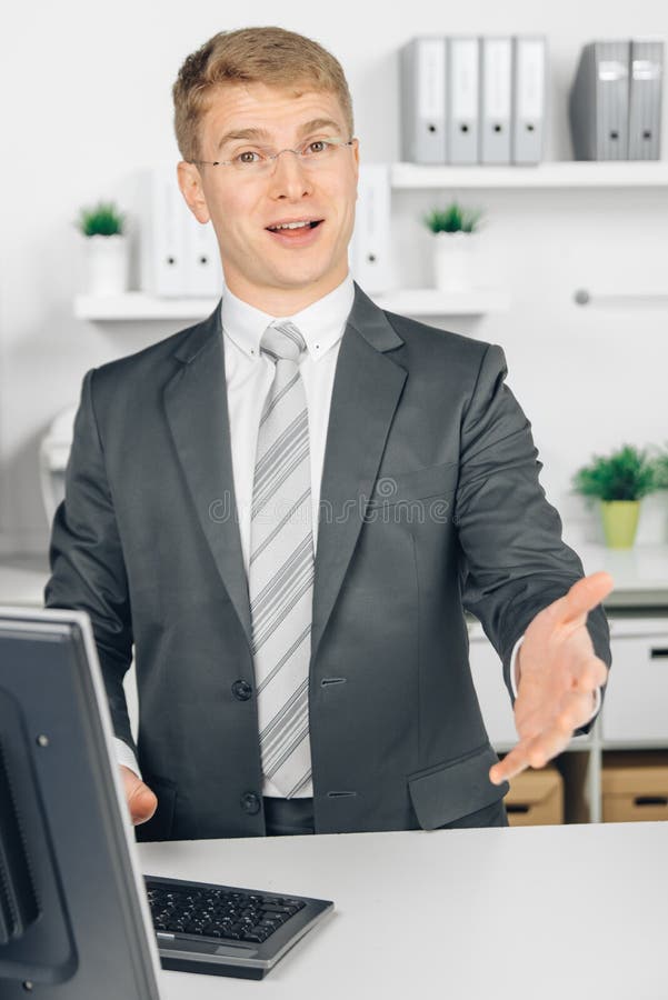 Attraktiv Business Man in Office Stock Photo - Image of happy, adult ...