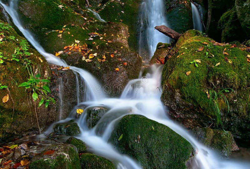 Attum strem stock image. Image of waterfalls, green, speed - 34922911
