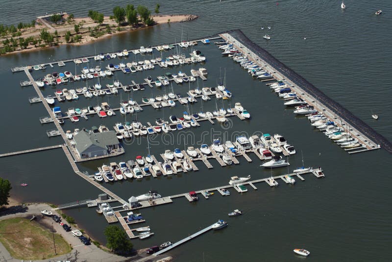 Marina de Chatfield photo stock. Image du maison, bateaux - 35865642