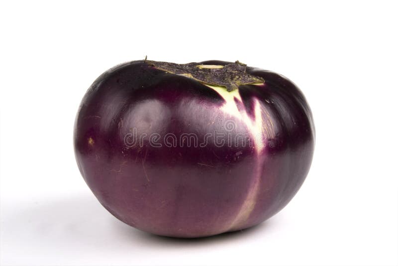 Aubergine ronde image stock. Image du légume, entier - 62791371
