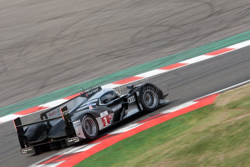Audi R18 TDi editorial photo. Image of fast, alan, competition - 19596541