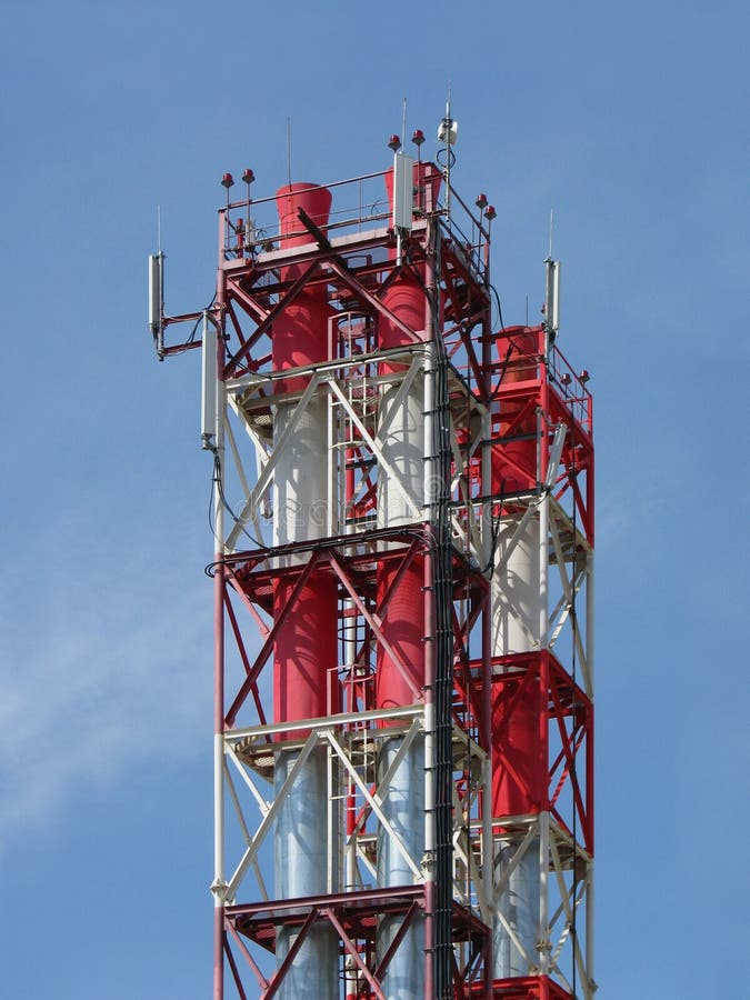 Aufbau mit Trichtern stockfoto. Bild von trichter, beschmutzen - 14429626