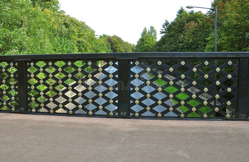 Eisengitter Stock-Fotos - Laden Sie 688 Royalty-Free Fotos herunter