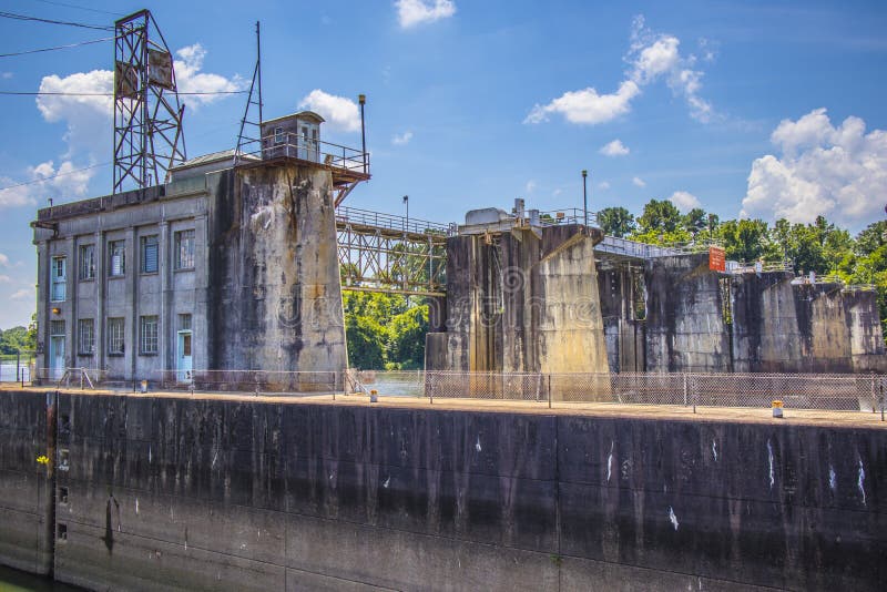 Lock and Dam Old Building and Dam in the Summer Editorial Photo - Image ...
